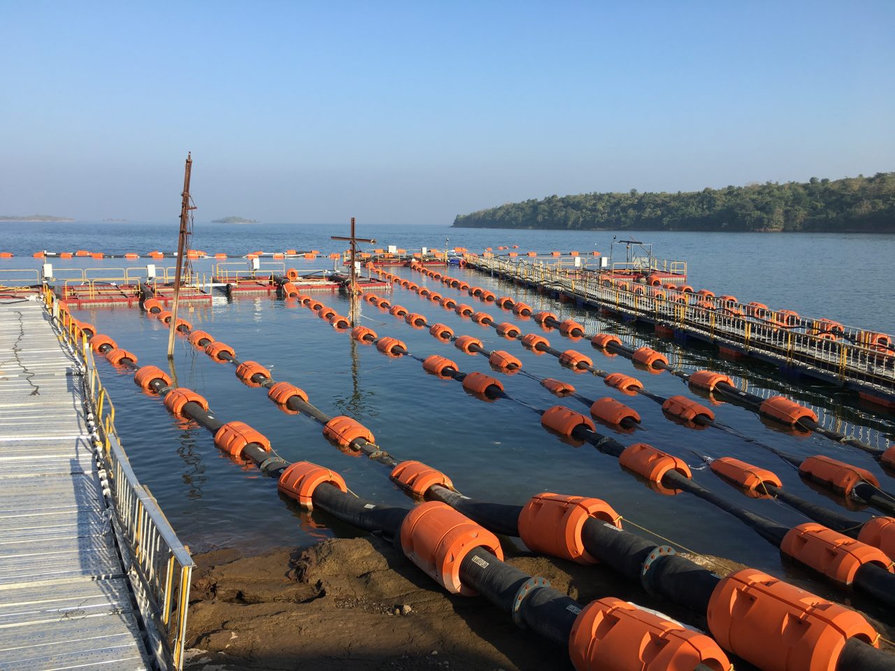 Pipe Hose Floats Manufacturers | Rotomoulded Dredging | Superior Jetties